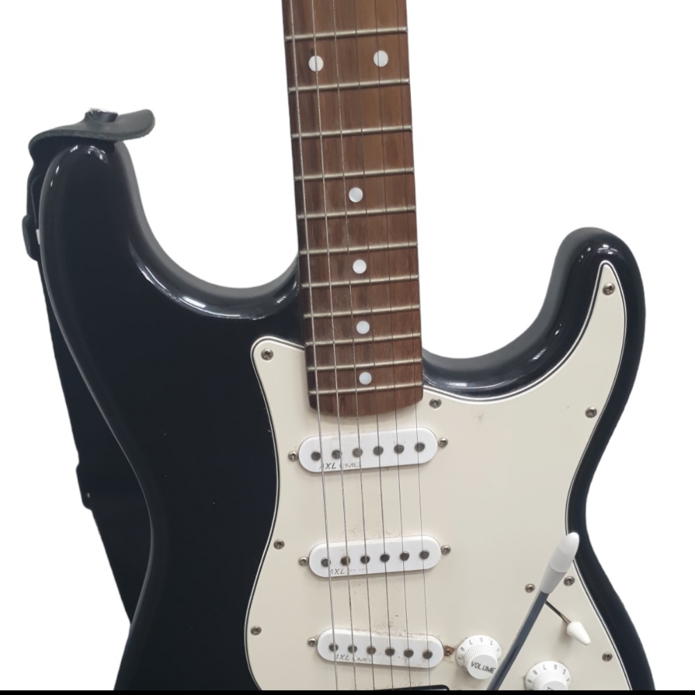 Pre-owned AXL Player Deluxe EMG Guitar - Own4Less